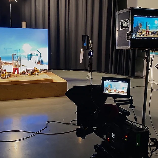 Digital Signage - Business Displays | Samsung Business Gulf