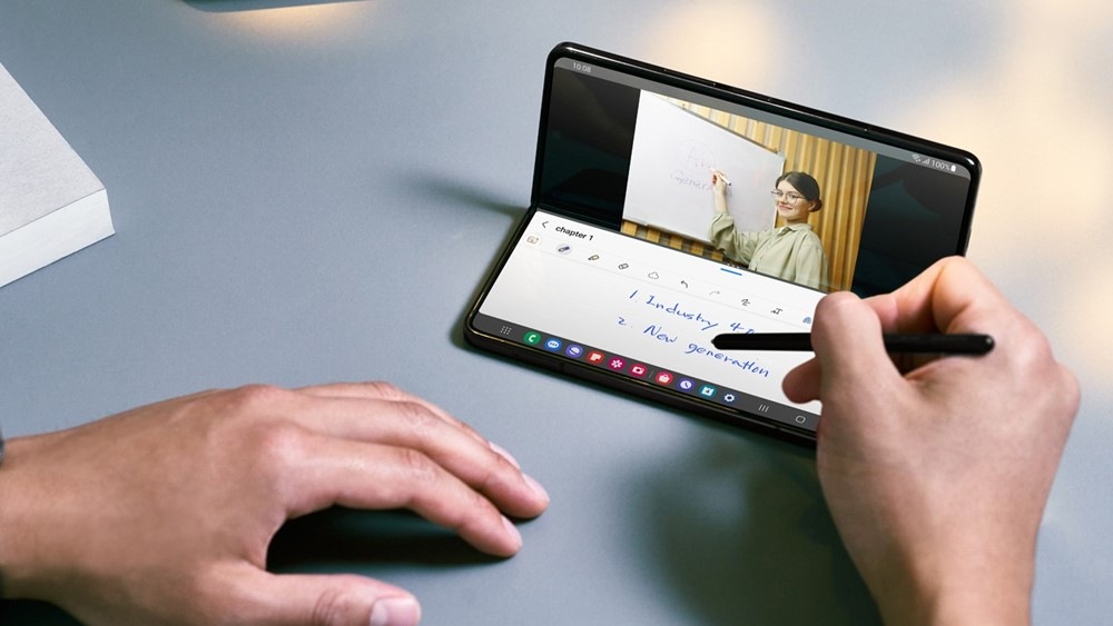 Everything You Need To Know About Galaxy Foldable Smartphones ① ...