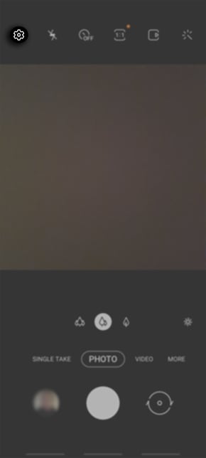 How do I enable the Grid lines setting on my Samsung Phone? | Samsung ...