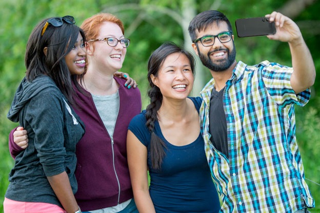 Newcomers to Canada: Mobile & Appliance Offers | Samsung Canada