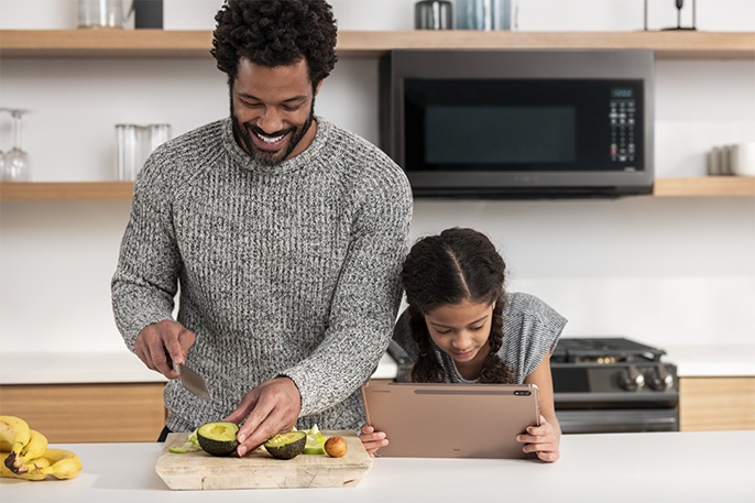 Business Advertising Solutions with Samsung Ads | Samsung Business UK ...