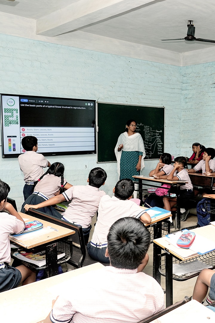 Samsung Displays Power Hiriyur School | Samsung Business India