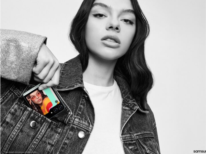 Galaxy Z Flip5 Flex Window: Discover what the hype is about! | Samsung ...