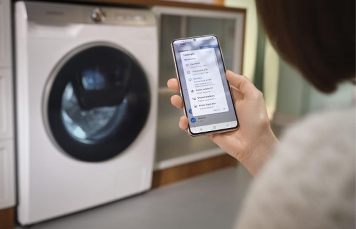 Dbaj o odzież dzięki SmartThings Clothing Care | Samsung Polska