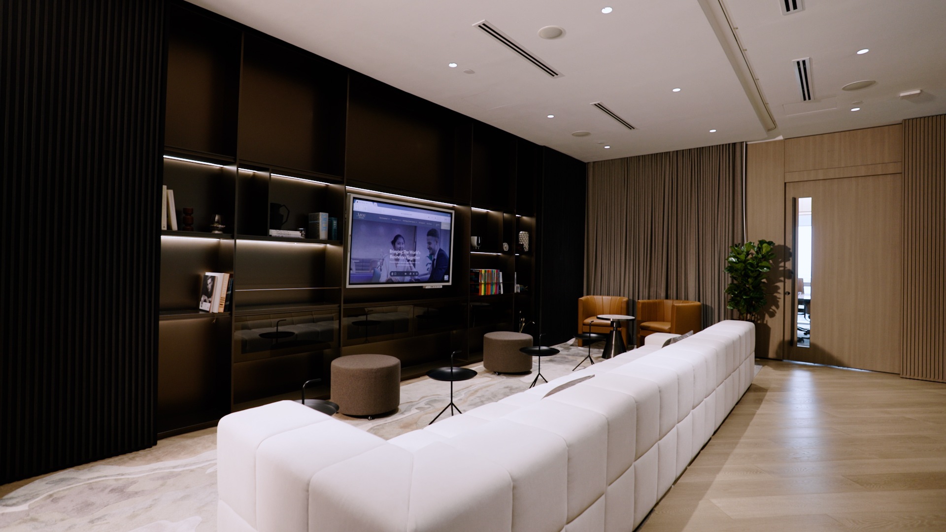 Transforming Hybrid Workplace Collaboration with the Samsung Flip ...