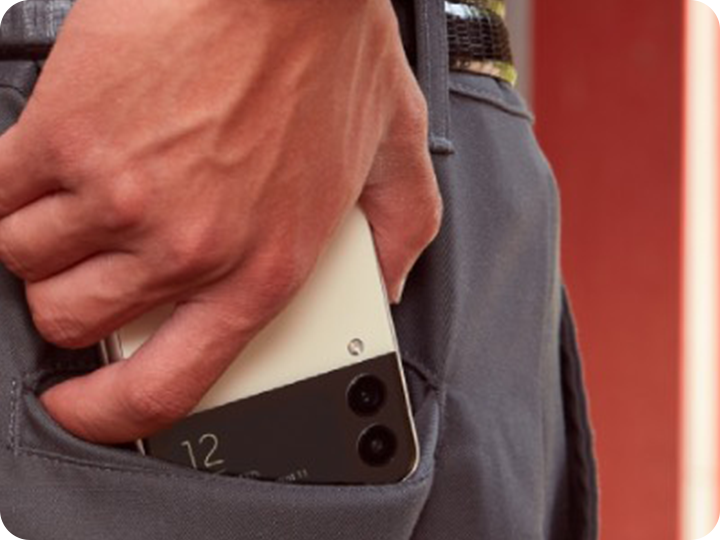 What Screen Size Do I Need? | Phone Size Comparison | Samsung UK