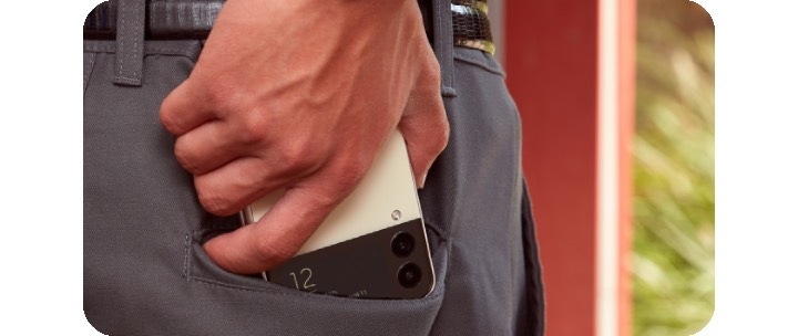 What Screen Size Do I Need? | Phone Size Comparison | Samsung UK