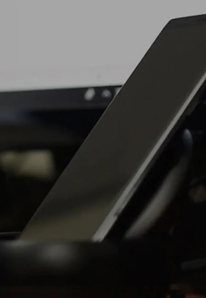 Manufacturing Mobility & Smart Factory Solutions | Samsung Business | US