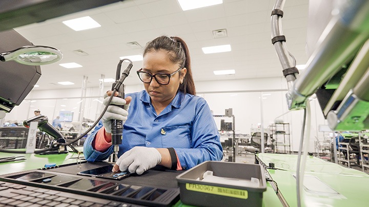 Game-changing phone repair that walks the walk | Samsung US