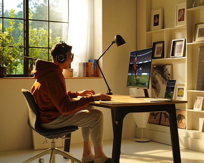 27" Smart Monitor With Mobile Connectivity LS27AM500NEXXP | Samsung PH